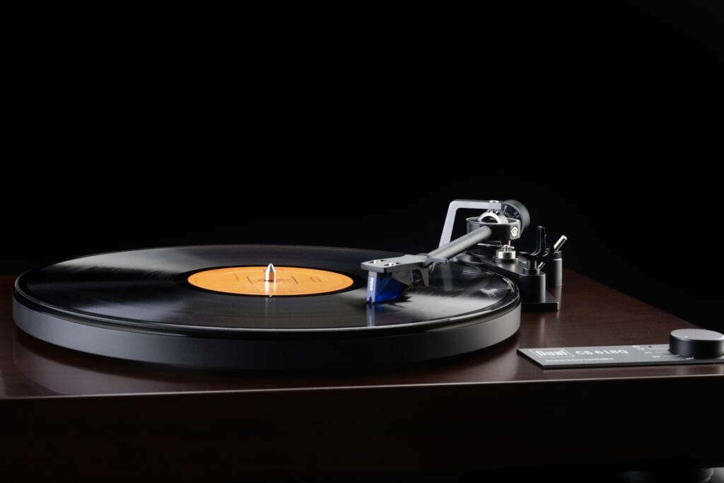 DUAL CS 618Q (WN) WALLNUT | MANUAL TURNTABLE WITH DIRECT DRIVE