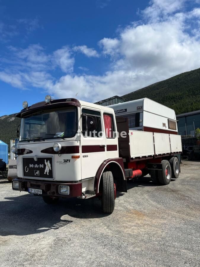 Prodaje se MAN 19 321 F VETERAN FRONTMONTERT TIPP kamion s ravnom platformom na aukciji