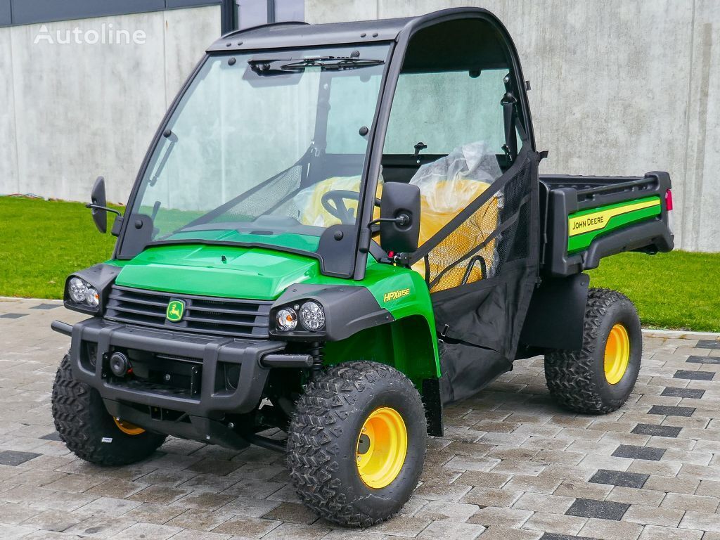 Novi John Deere Gator™ HPX815E UTV