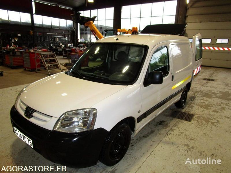 Prodaje se Peugeot PARTNER du 15/10/2004 - Essence laki furgon na aukciji
