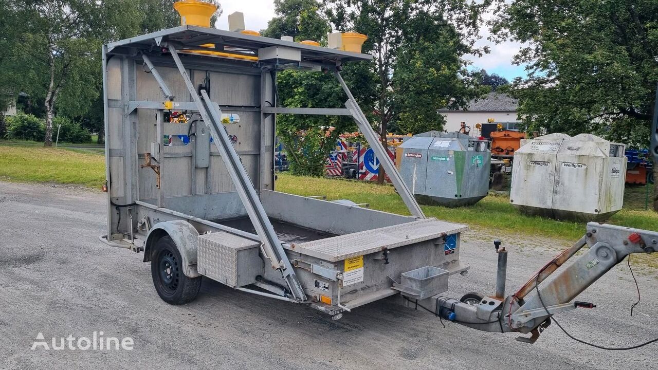 Nissen Absperrtafel 2016 FAT Verkehrsleittafel Verkehrsleitanhänger Ver auto prikolica