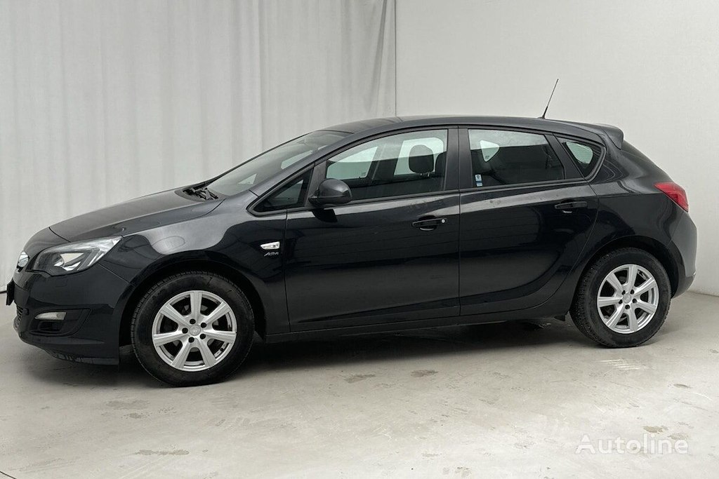Prodaje se Opel Astra hečbek na aukciji
