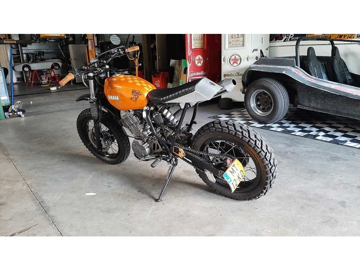 Prodaje se Yamaha All-Road motocikl na aukciji