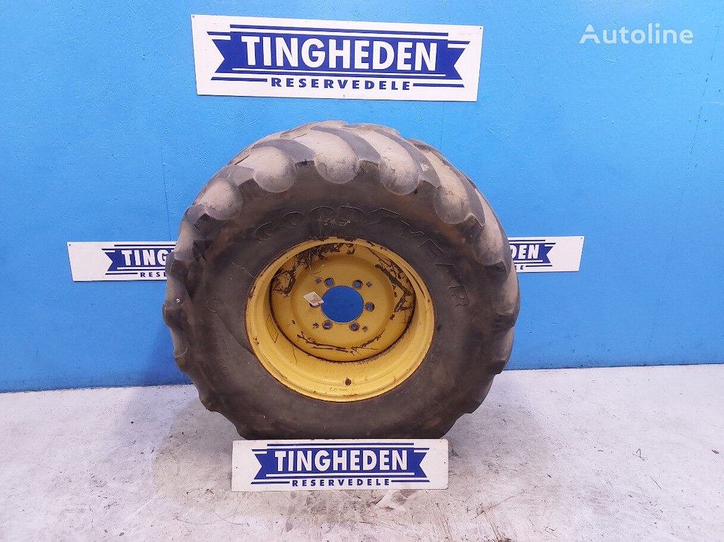 New Holland 24" 540/65 R24 točak