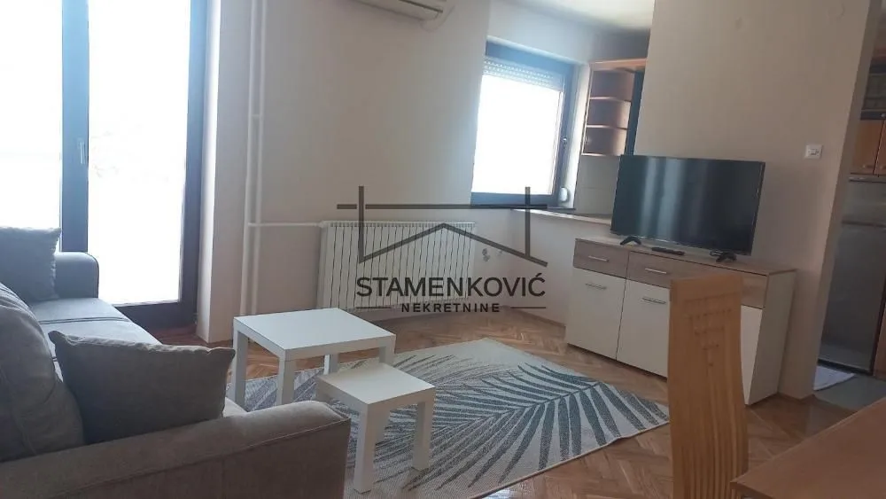 Izdavanje, jednosoban stan, 41m2, Rotkvarija, Novi Sad, Novi Sad