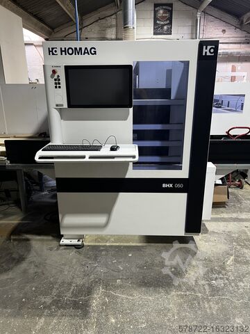 Throughfeed machining centar
HOMAG BHX050