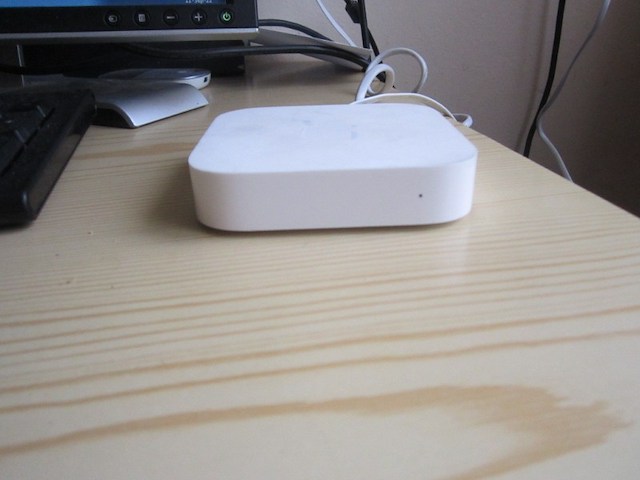 Apple AirPort Extreme A1392 802.11n (5th Generation)