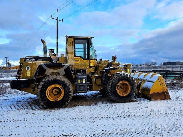 Utovarivač točkova
Komatsu WA380-3H