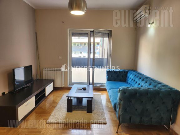 #25467, Izdavanje, Stan, ČUBURA, 700 EUR