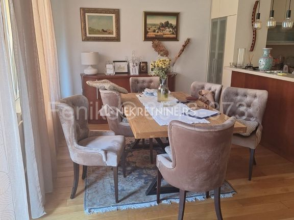 Prodaja renoviranog stana kod Hrama 74m2
