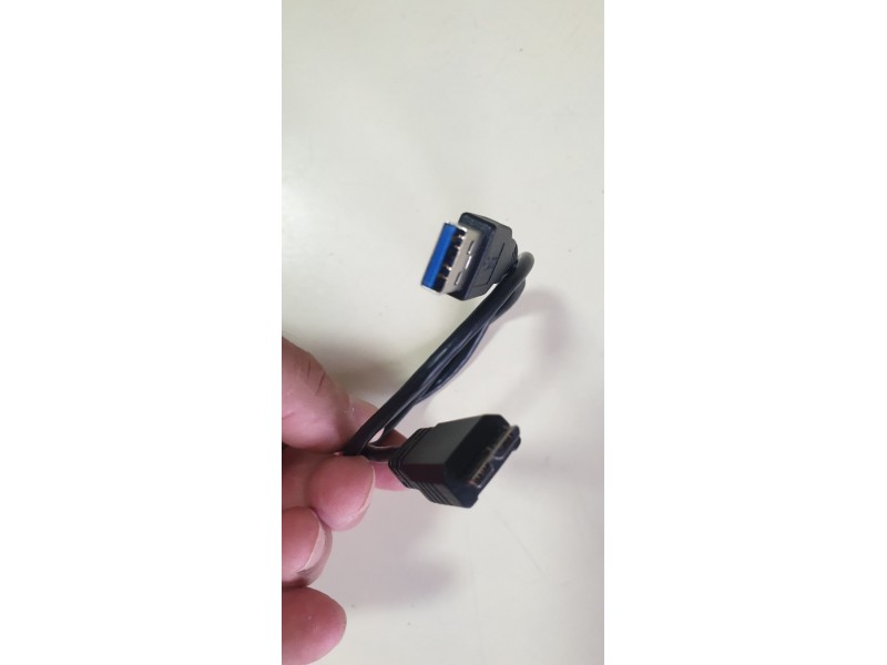 USB 3.0 micro tip B