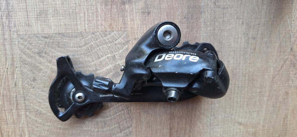 Zadnji menjač Shimano Deore RD-M511 9s