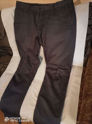 Zara man tamno sive pantalone