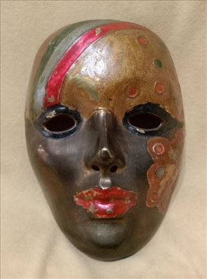 Zidna maska, emajl na bronzi