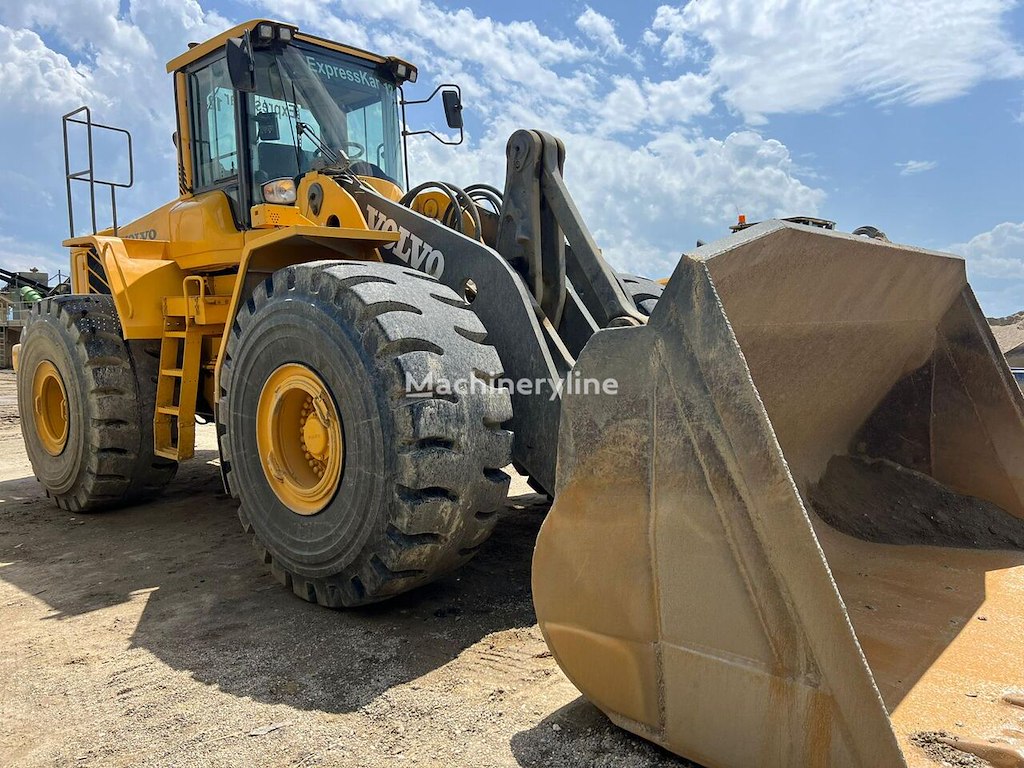 Volvo L220F prednji utovarivač