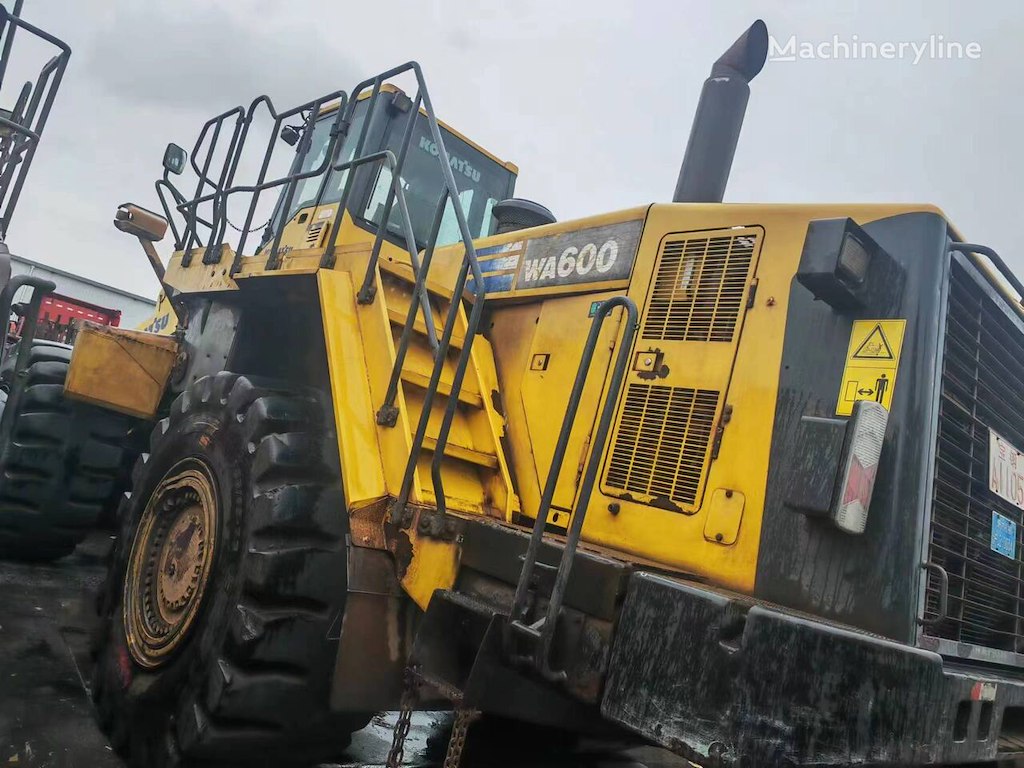 Komatsu WA600-6 prednji utovarivač