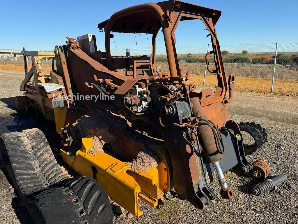 JCB 225 T mini utovarivač guseničar po rezervnim delovima