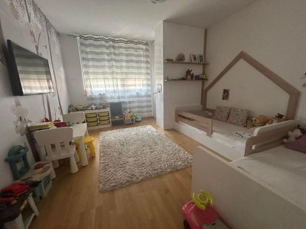 Trosoban stan na prodaju, 75m2, 200.850€