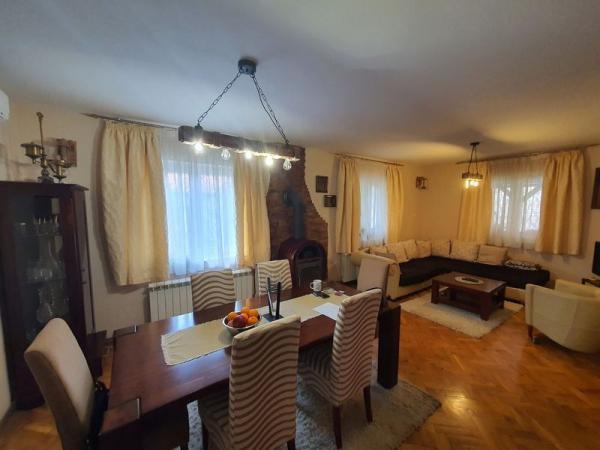 Kuća na prodaju, 172m2, 288.400€