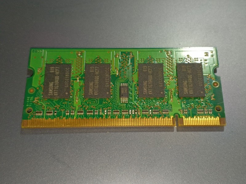 1Gb ddr2 Samsung 800Mhz - laptop memorija