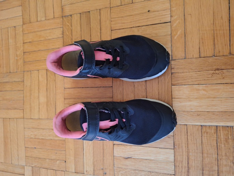 Patike nike runer 33.5