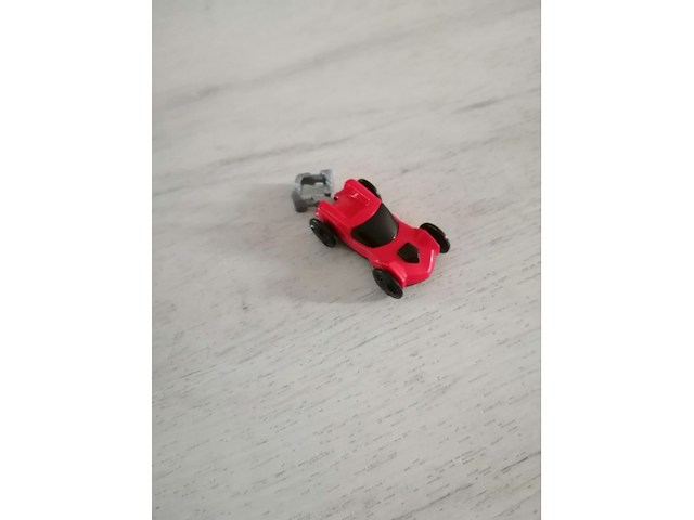 Kinder figurica - Automobil crveni DV004