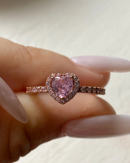 Pandora nov prsten rose gold srce
