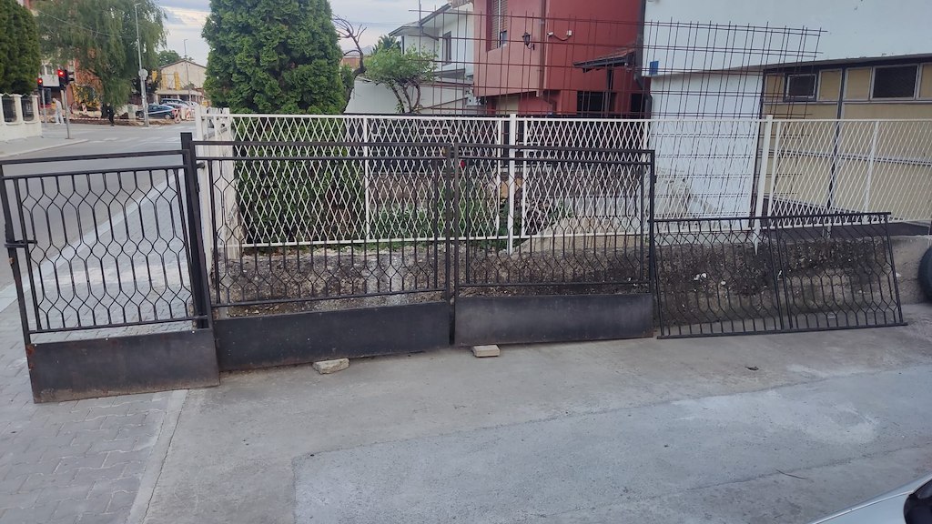 Kapije i ograda