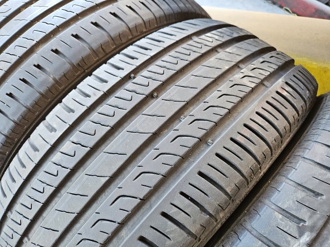 225/55 R18 Barum