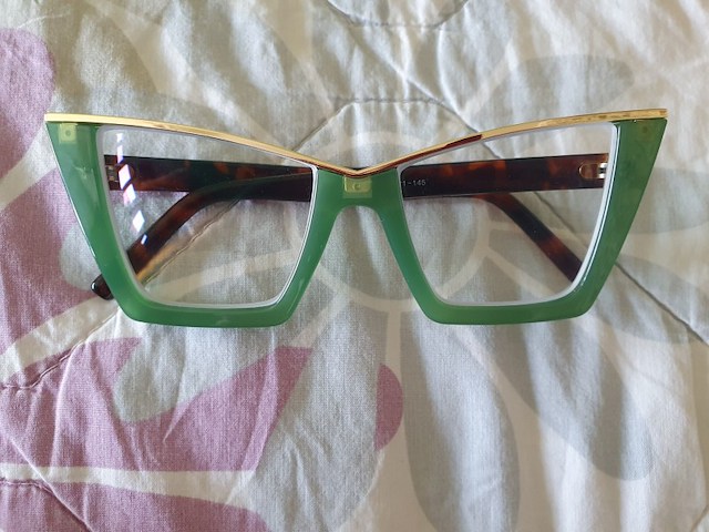 Zelene mačkaste naočare za vid