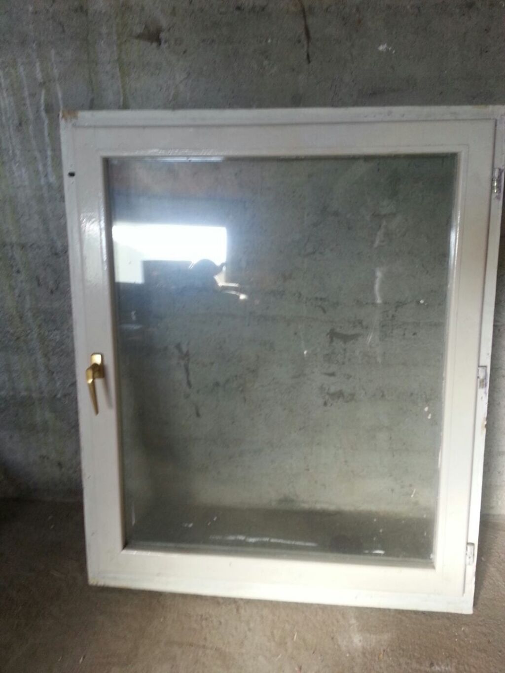 Drveni jednokrilni prozor sa vakum staklom 80×100