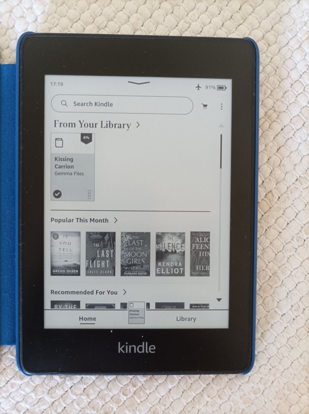Amazon Kindle Paperwhite 4, zadnje svetlo, futrola Jako dobro ocuvan