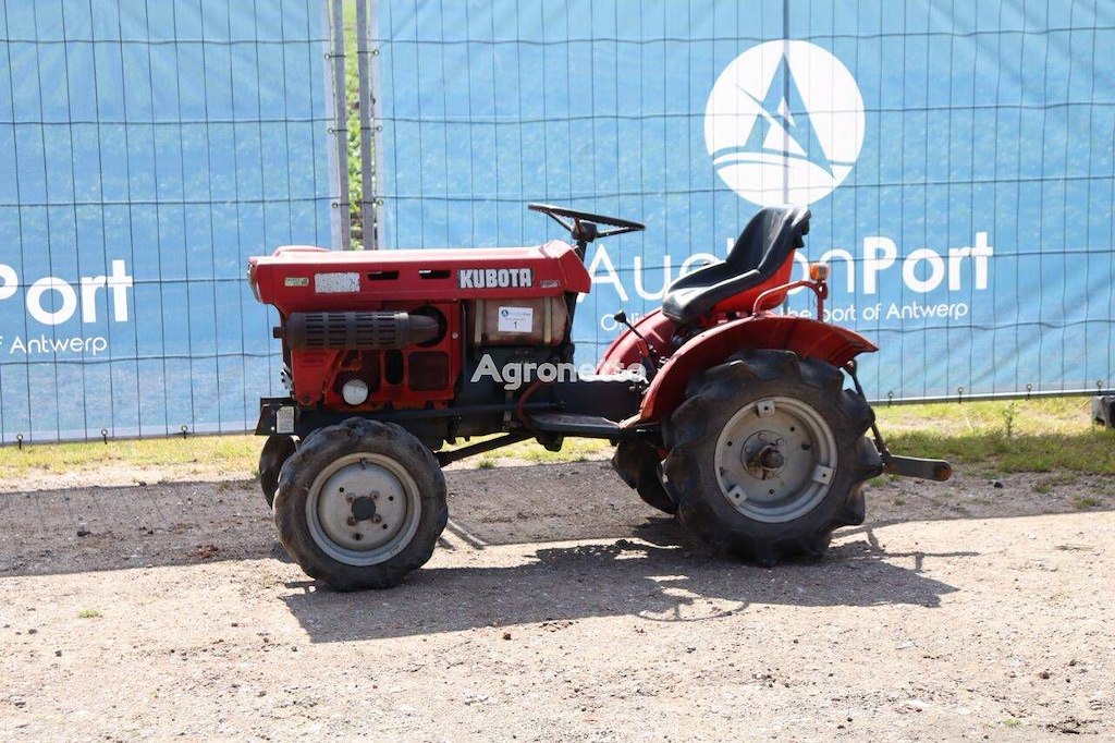 Prodaje se Kubota B6001 traktor točkaš na aukciji