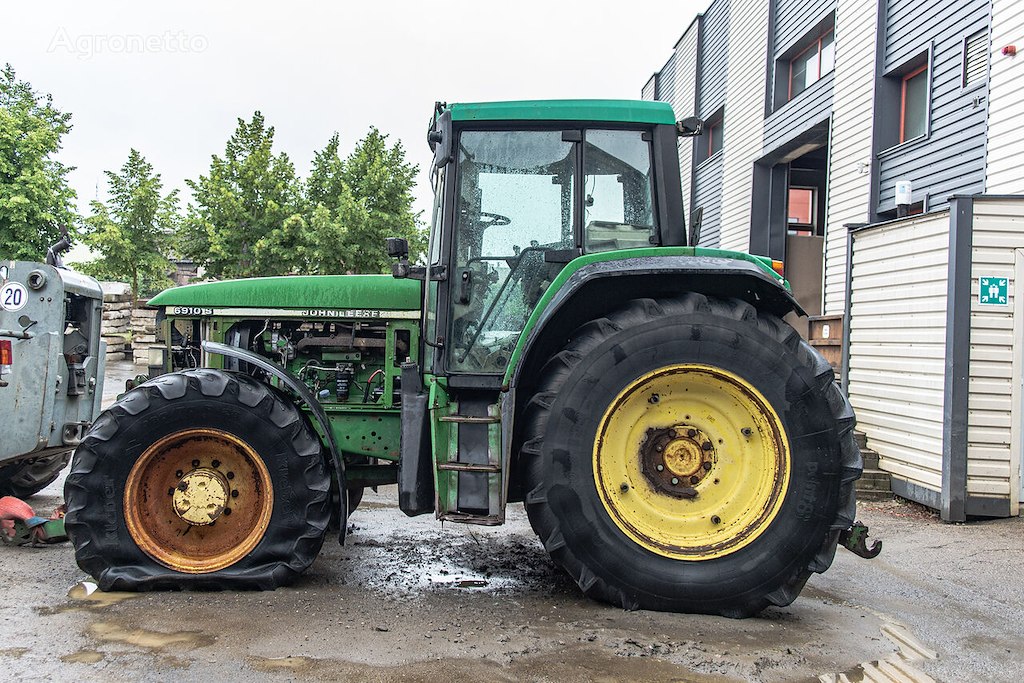 John Deere 6910 S traktor točkaš