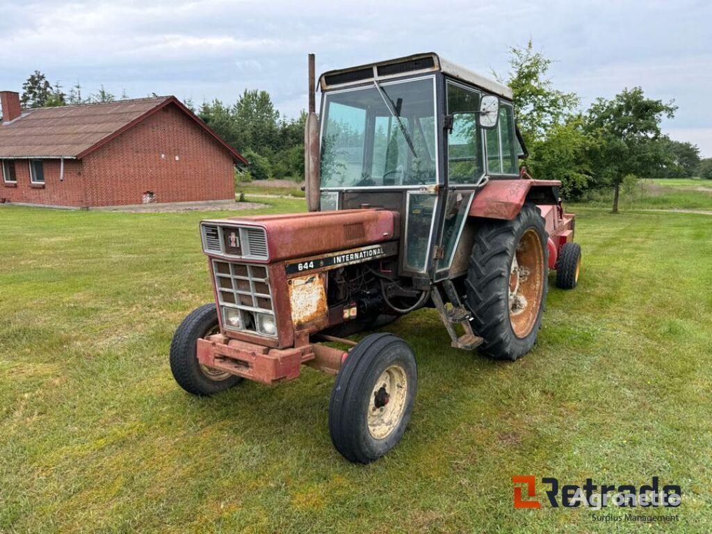 Prodaje se International 644 traktor točkaš na aukciji