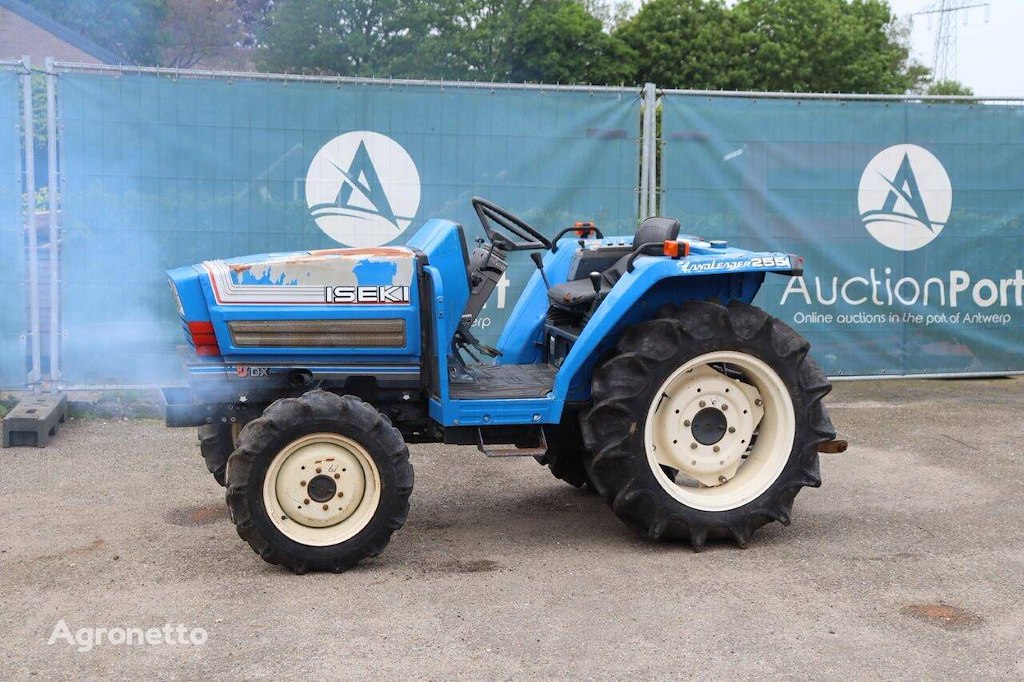 Prodaje se Iseki Landleader 255 traktor točkaš na aukciji