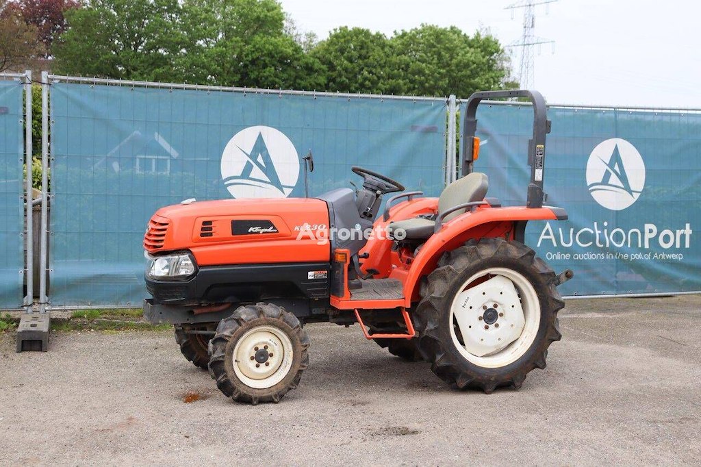 Prodaje se Kubota KL230 traktor točkaš na aukciji