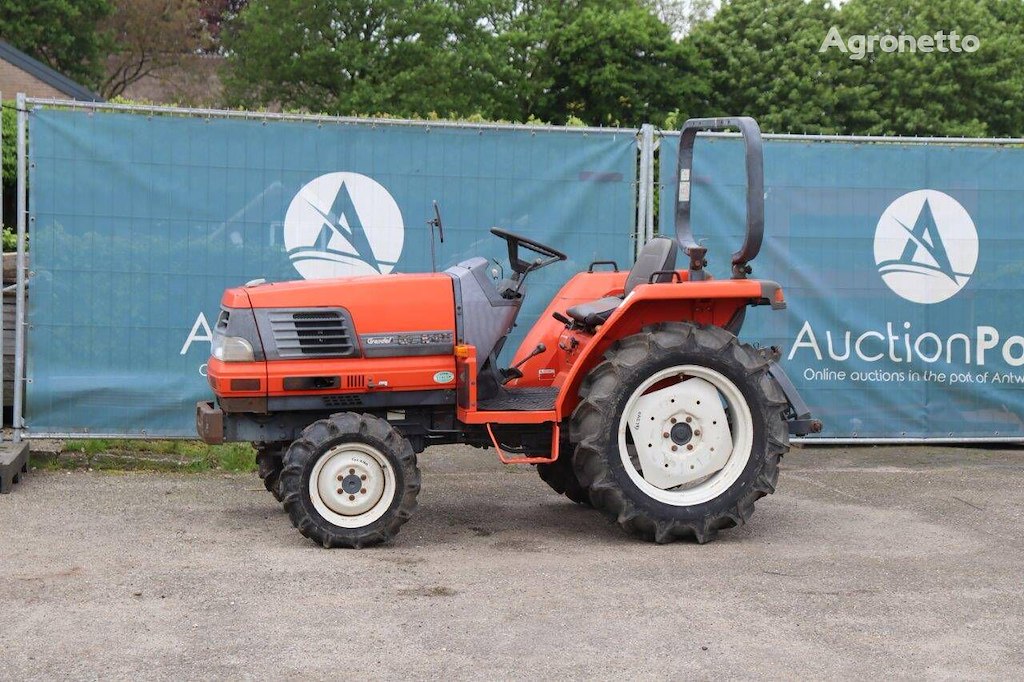 Prodaje se Kubota Grandel GL240 traktor točkaš na aukciji