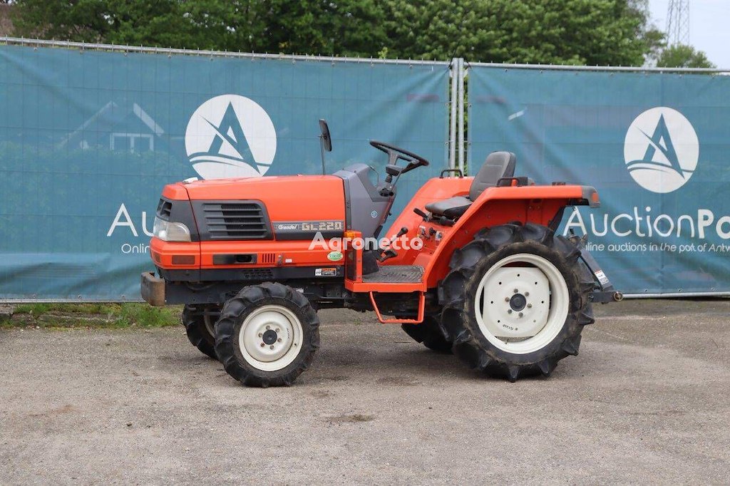 Prodaje se Kubota Grandel GL220 traktor točkaš na aukciji