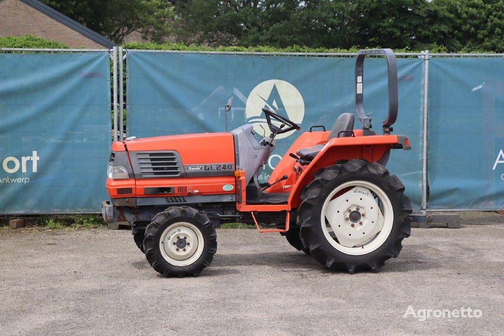 Prodaje se Kubota GL240 traktor točkaš na aukciji