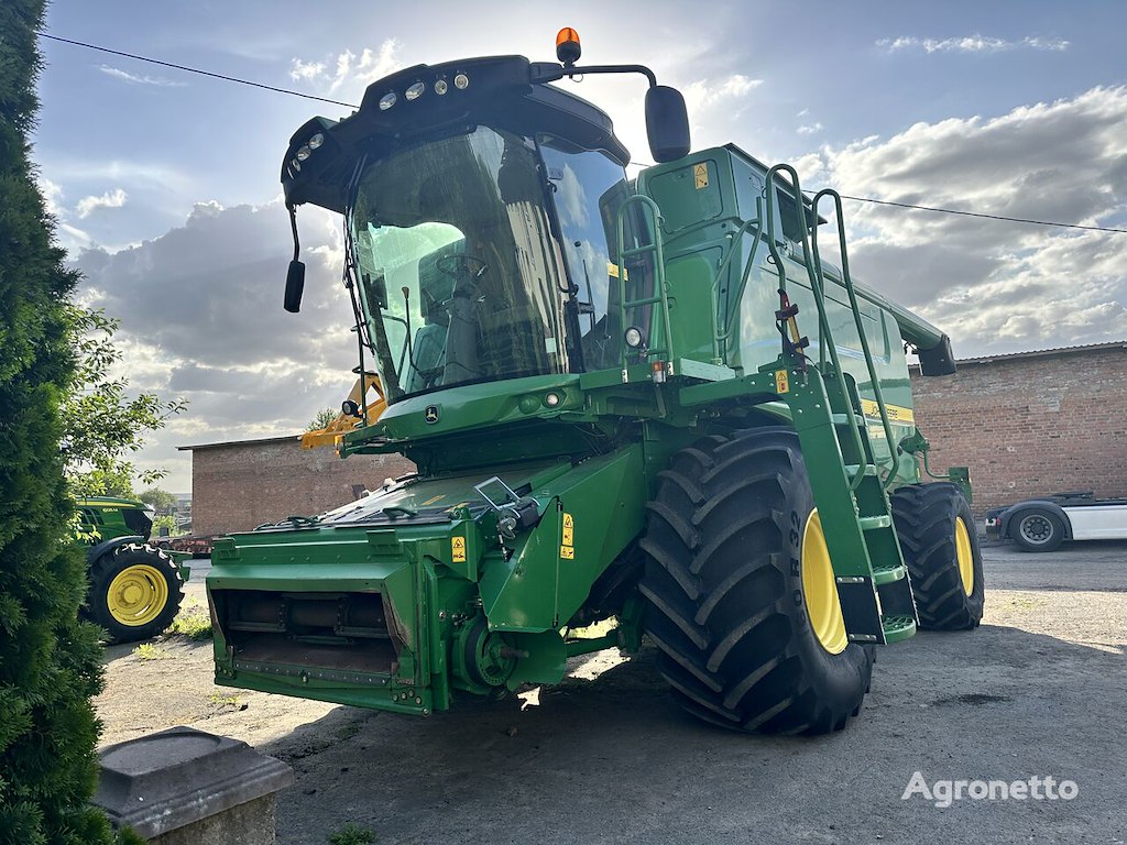 John Deere W660 kombajn za žito