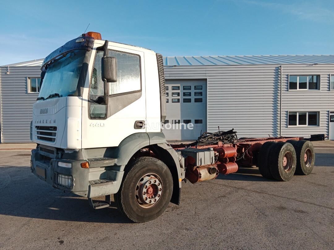 IVECO Trakker AD 260 T 44 kamion šasija