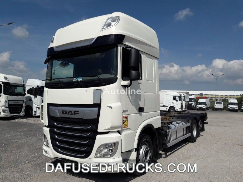 DAF FAR XF480 vozilo za prevoz kontejnera