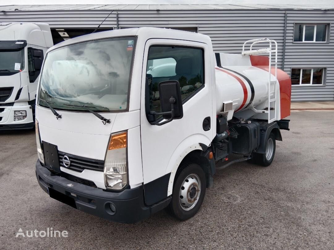 Nissan Cabstar autocisterna za gorivo