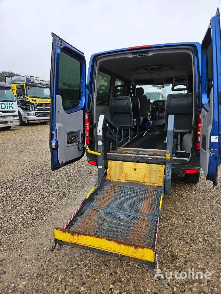 Volkswagen Crafter 2.5 TDI with lift for wheelchair putnički minibus