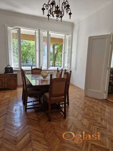PRODAJE SE SALONSKI STAN U SOMBORU