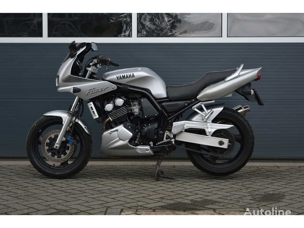 Prodaje se Yamaha Tour motocikl na aukciji