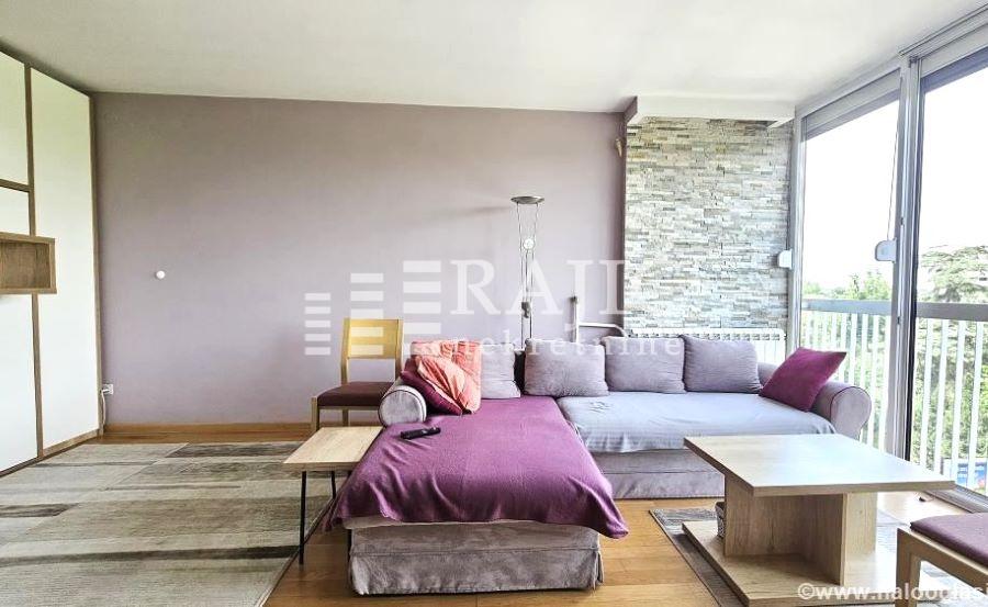 Zemun,Karađorđev trg,70m2+terasa #4059 800 €