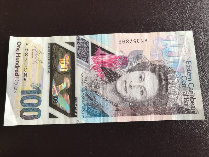 ISTOČNI KARIBI 100 DOLARA.POLYMER.