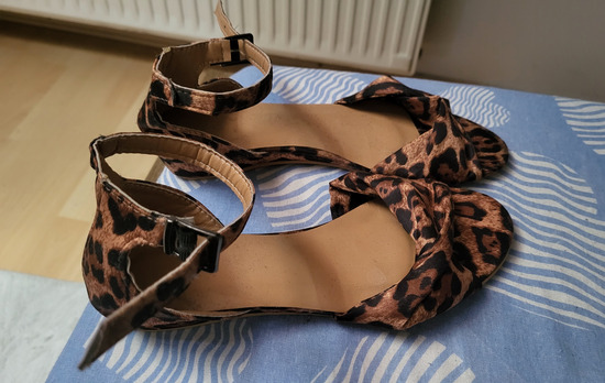 ANIMAL PRINT SANDALE